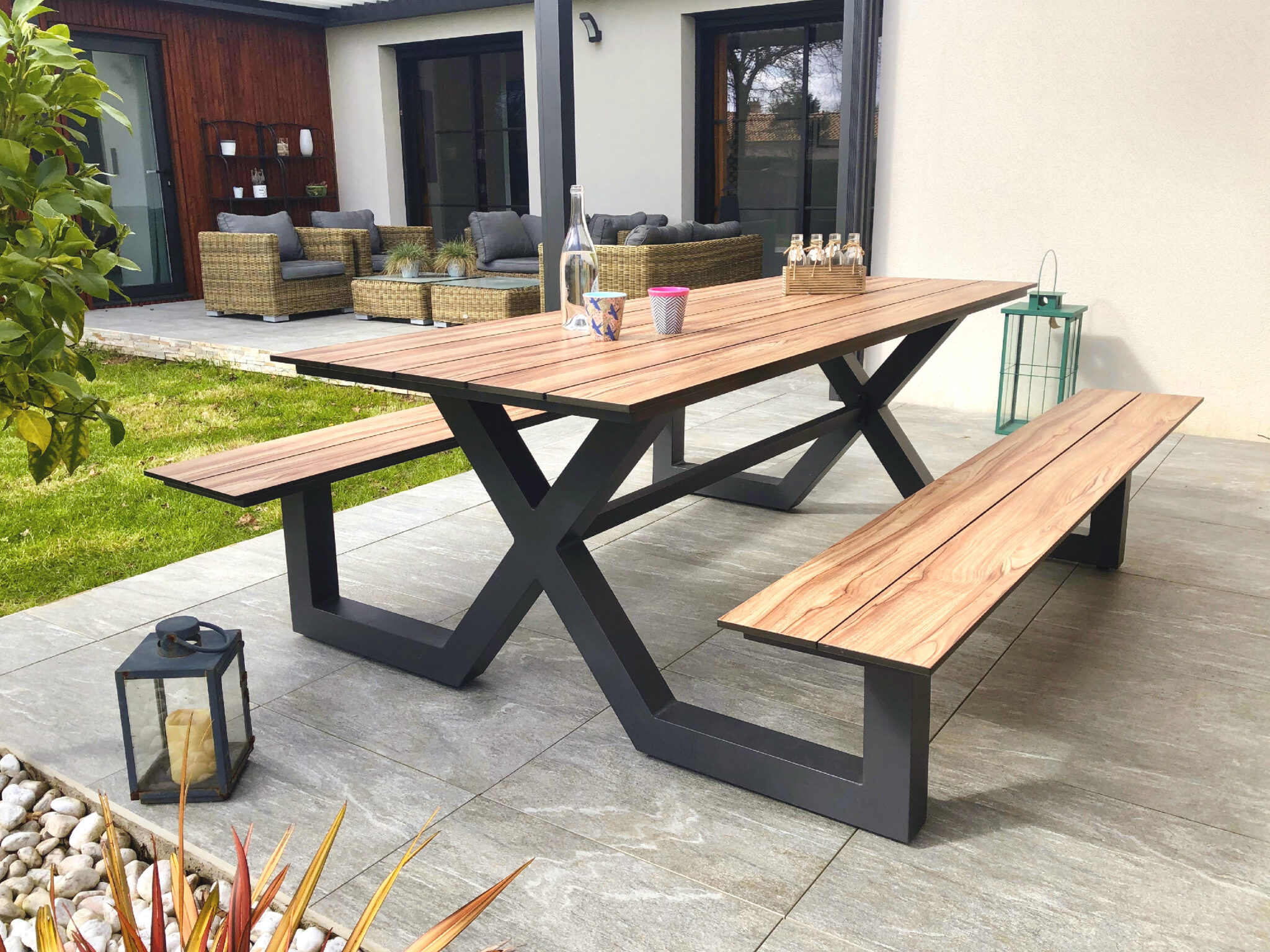 Table de jardin avec bancs VANCOUVER (210x174 cm) en aluminium et HPL ...